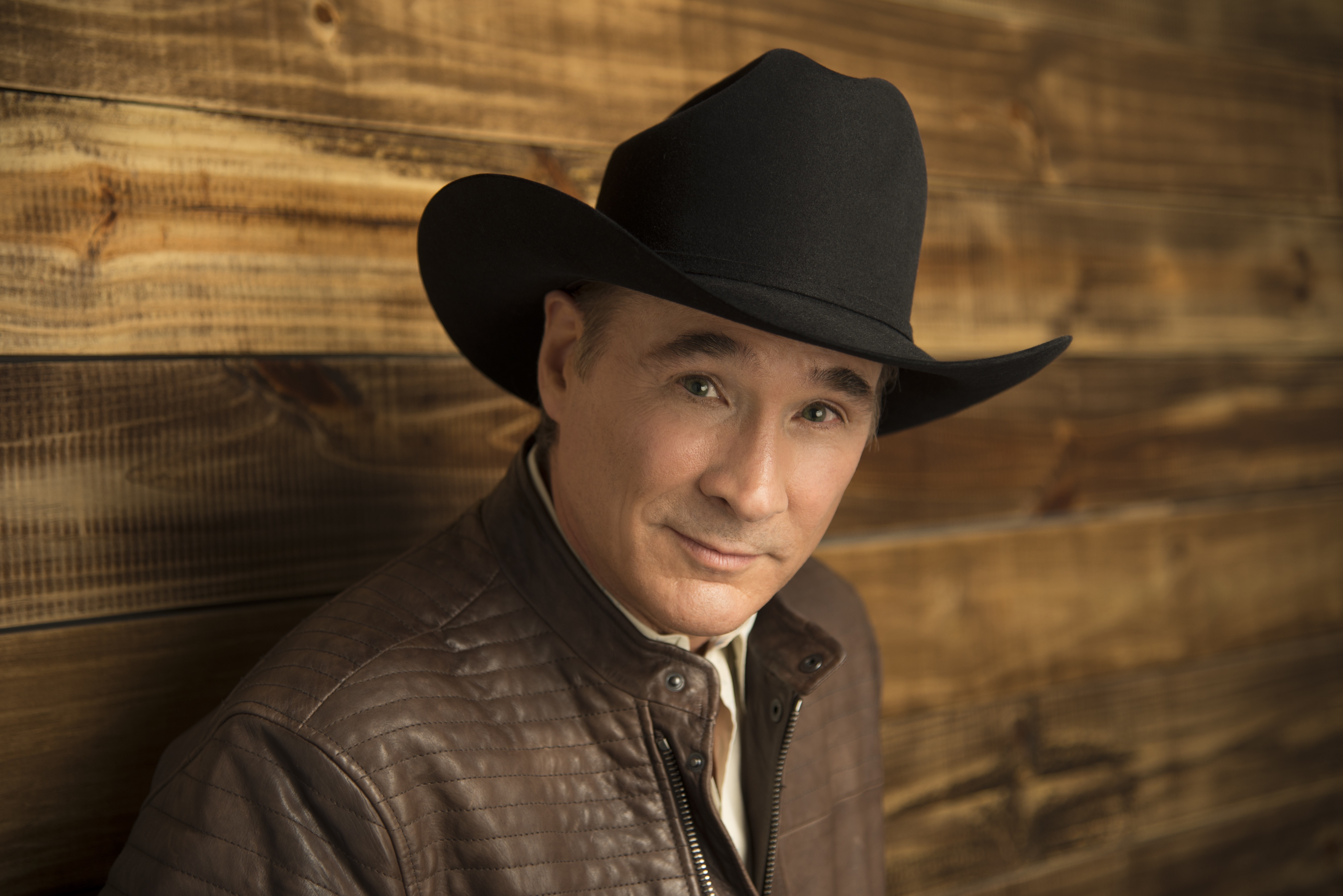 In advance of his Lied Center show, a conversation with country crooner ...